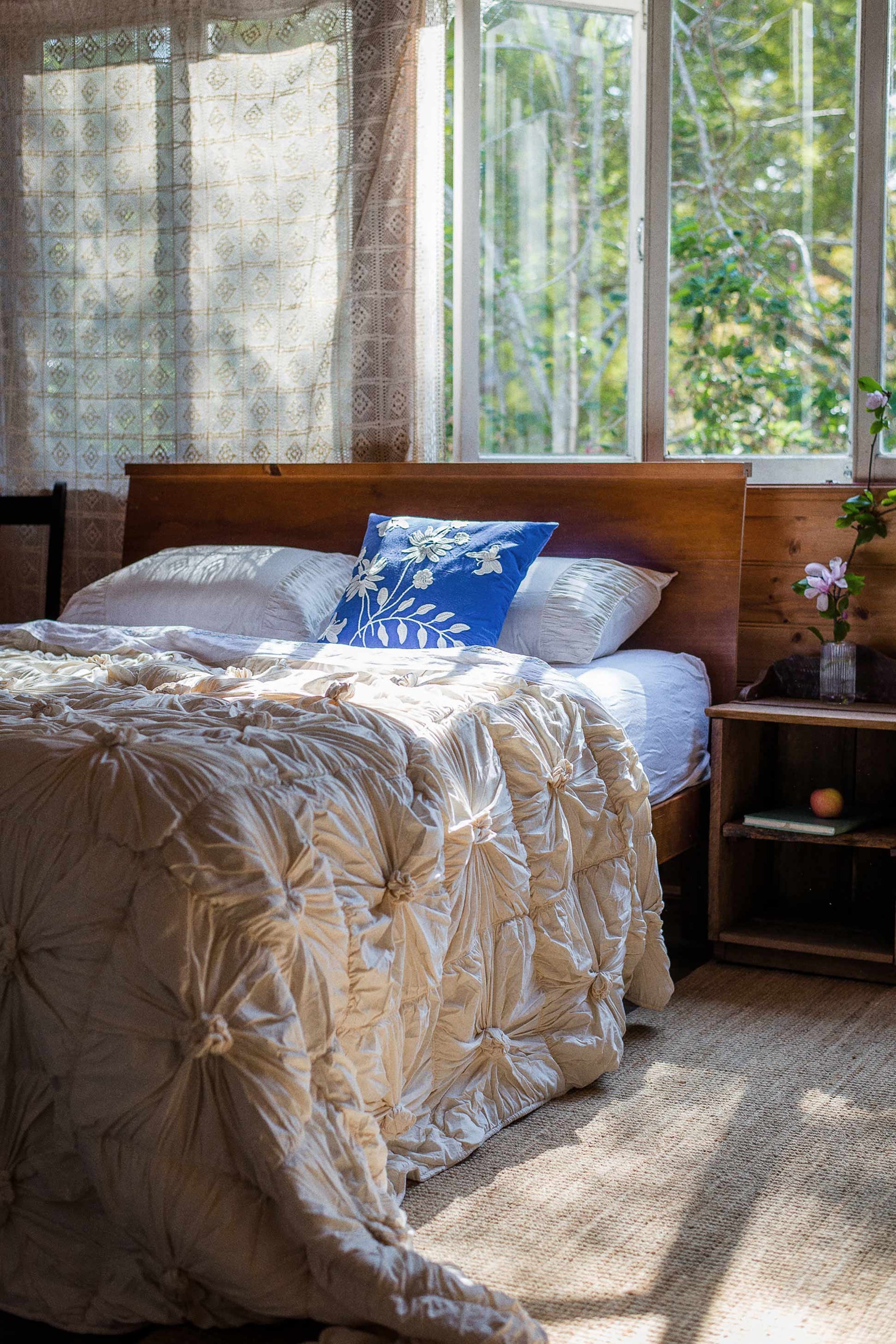 Rosette quilt in Natural *organic cotton – Lazybones Australia